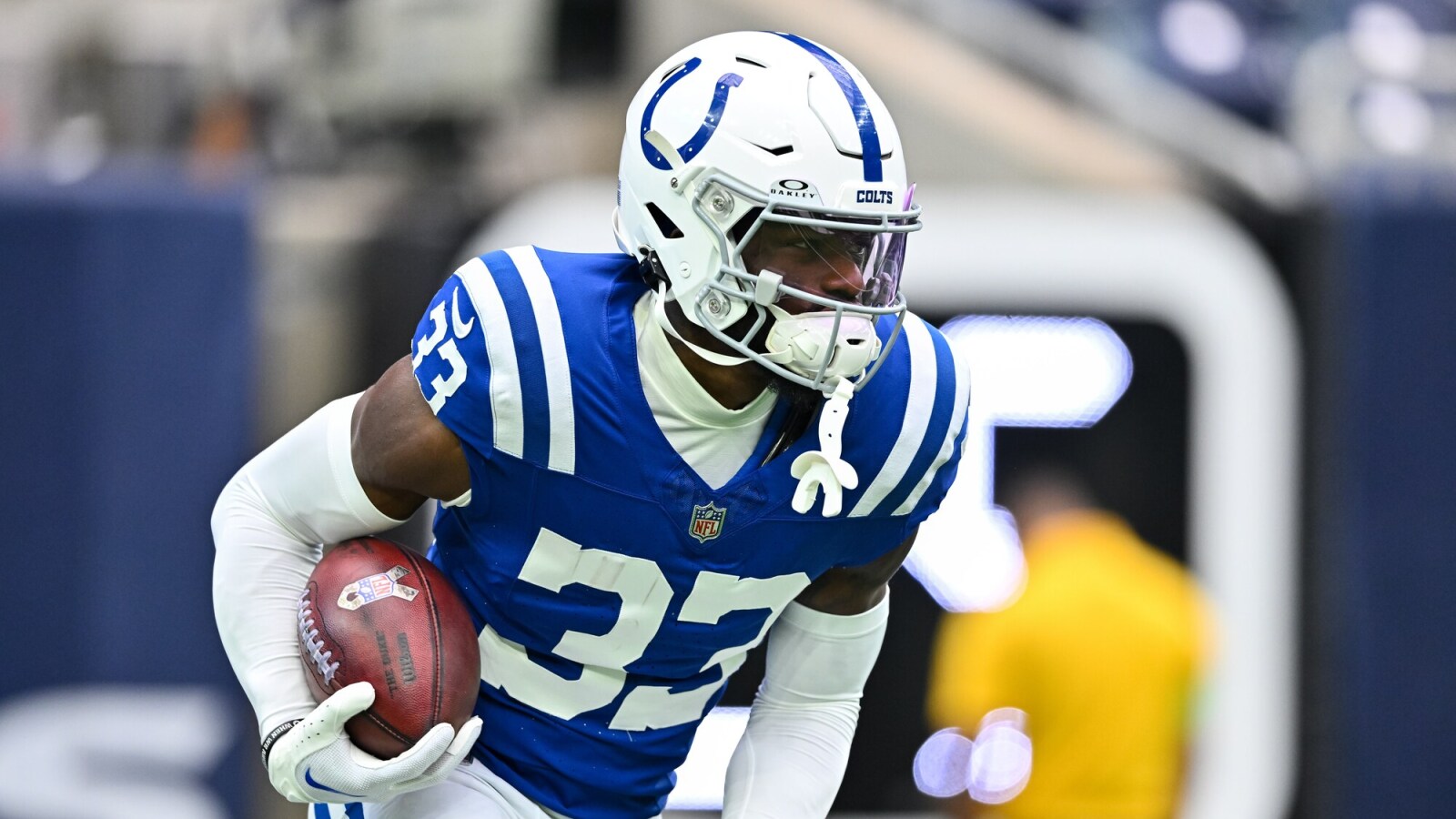 Colts 2023 starter shares evidence of where he is in his recovery from ...