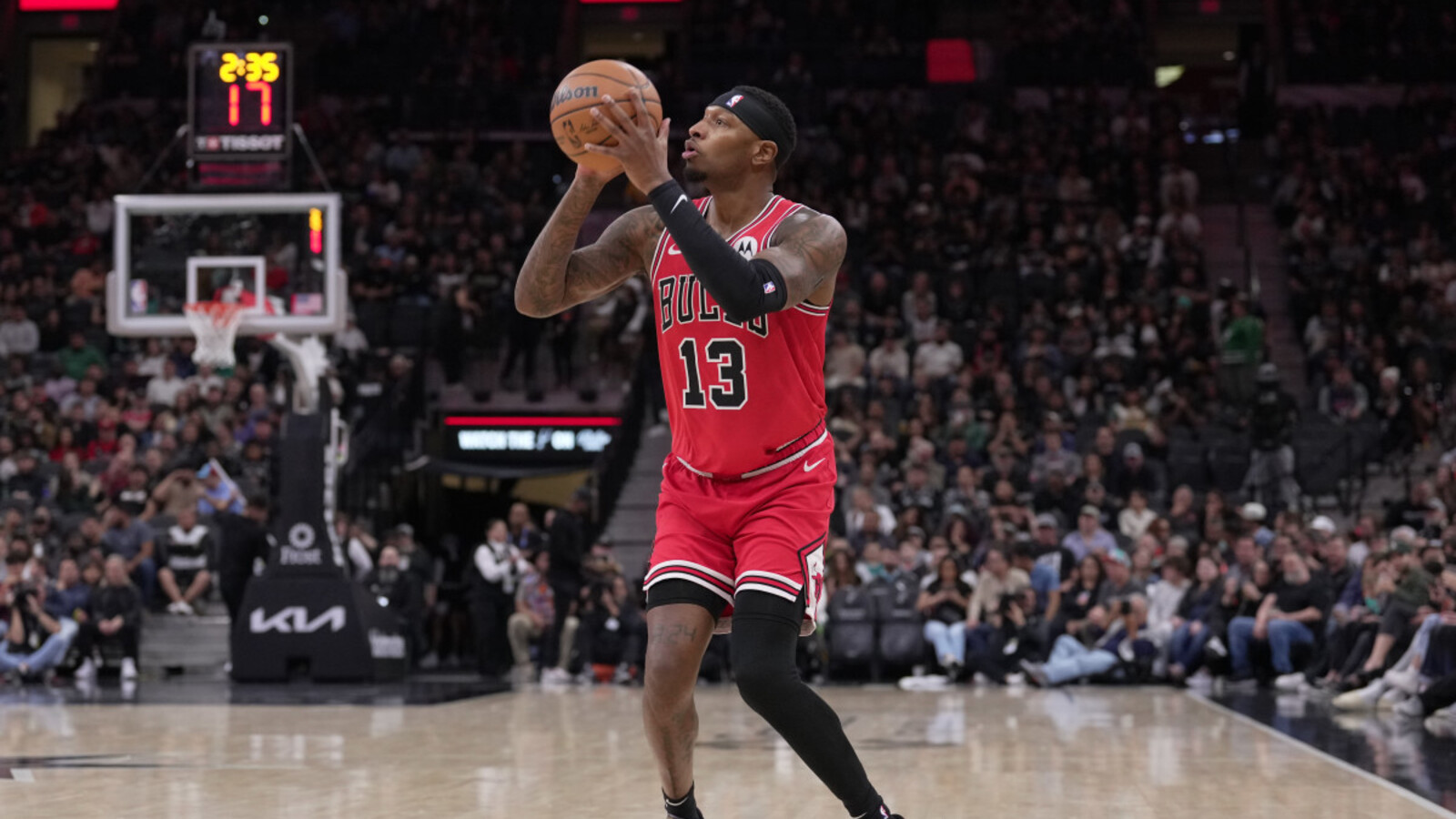Bulls: Torrey Craig Picks Up Player Option | Yardbarker