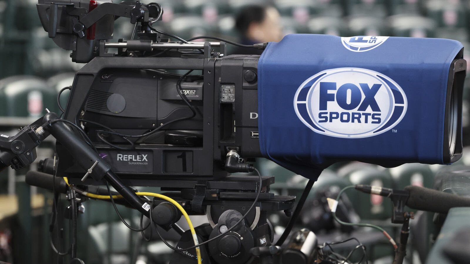 Julie Stewart-Binks reportedly in settlement talks with FOX amid ...