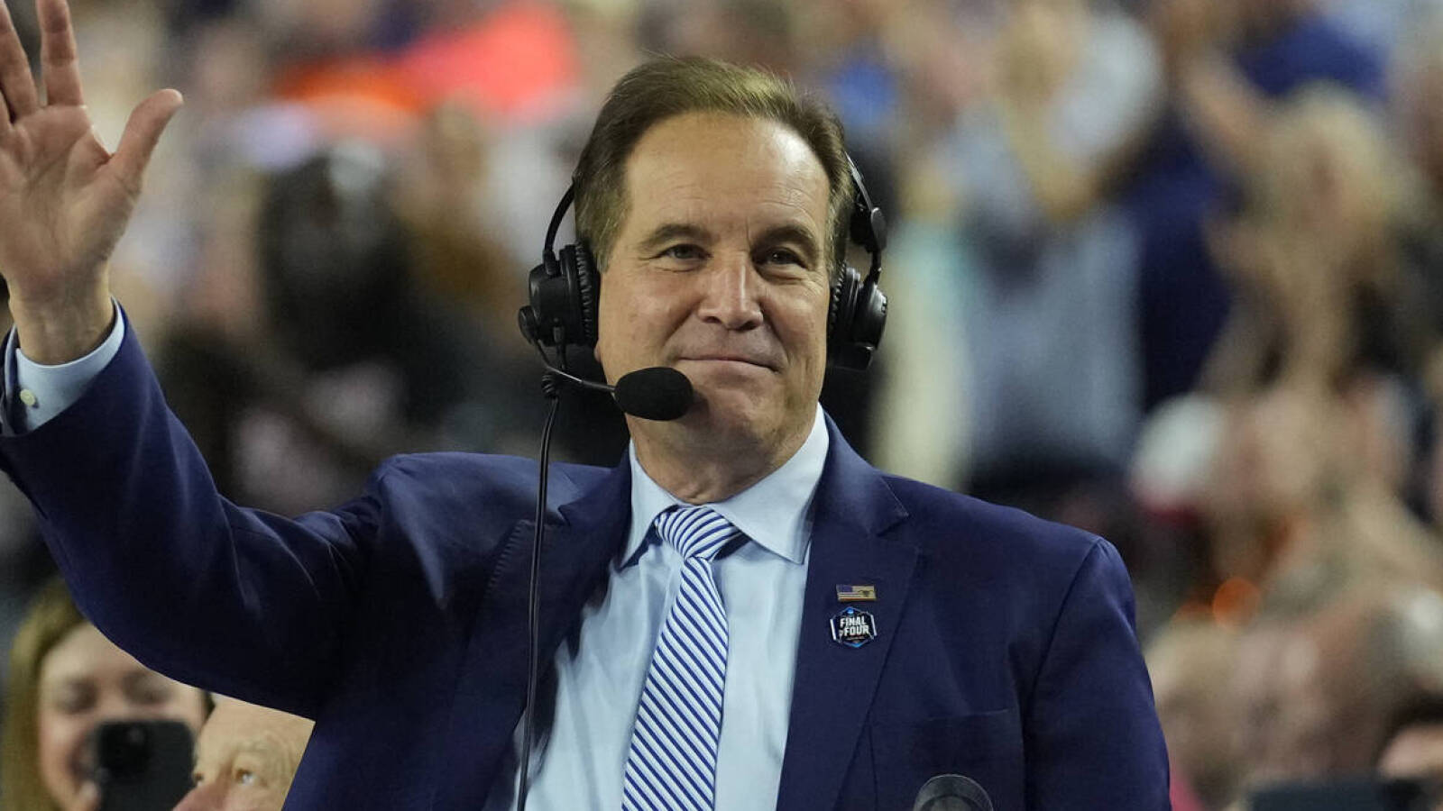 CBS' Tony Romo, Jim Nantz discuss chemistry amid criticisms | Yardbarker