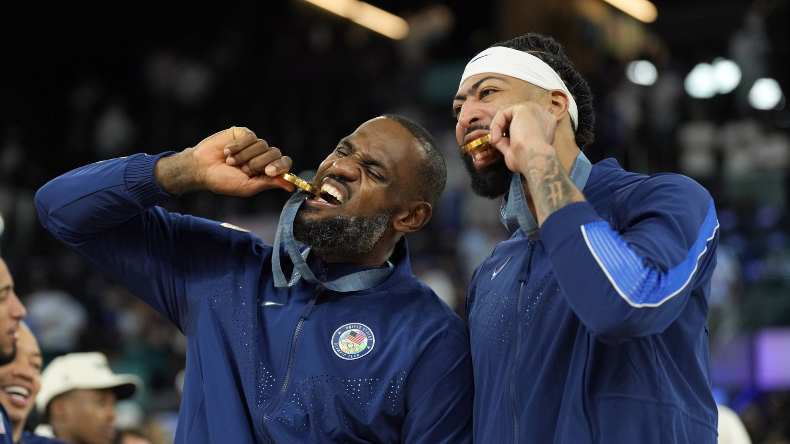 Anthony Davis hilariously claims LeBron James made his first dunk as two-year-old | Yardbarker