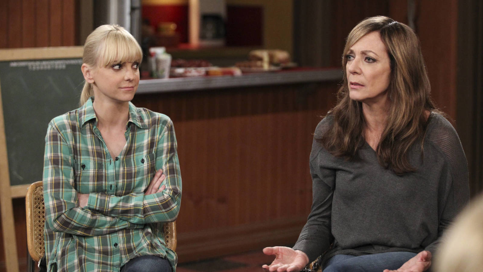 'Mom' co-creator Gemma Baker says Anna Faris leaving the show was 'a ...