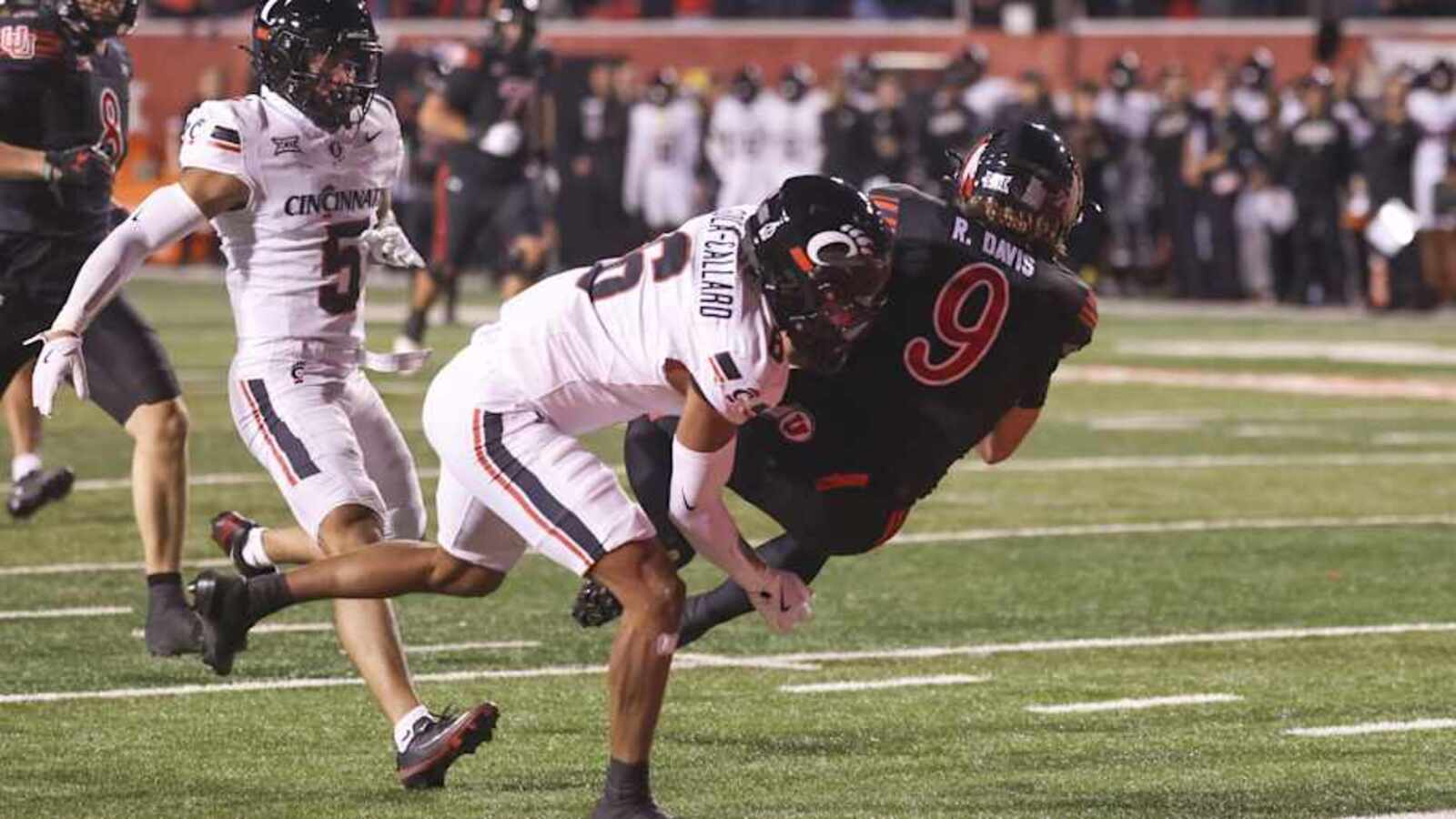 Final Huddle: No 24 Utah Smacks No. 17 Cincinnati Bearcats Football 45 ...
