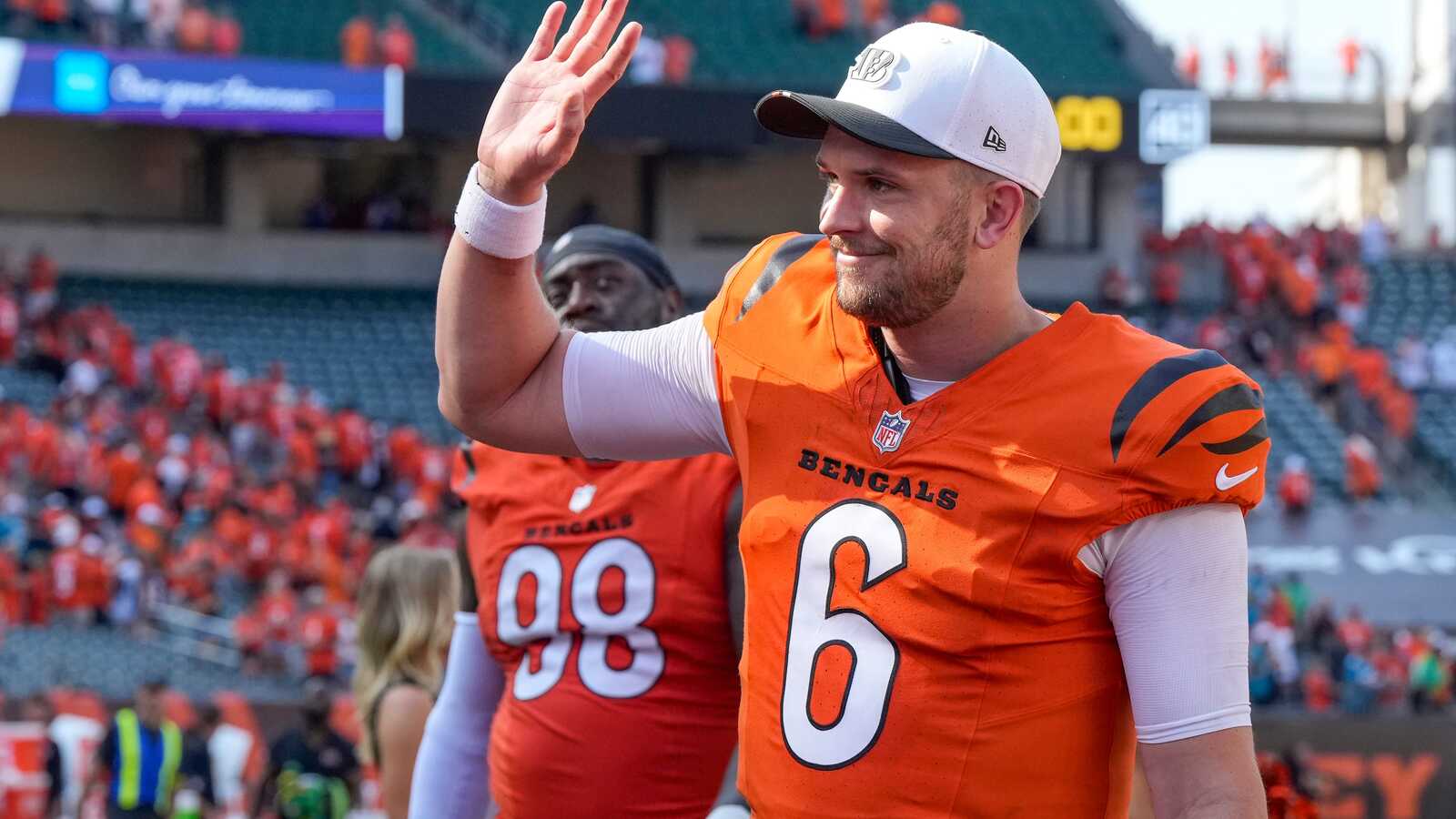 AFC Notes: Jake Browning, Tyreek Hill, Bengals, Ravens, Steelers ...