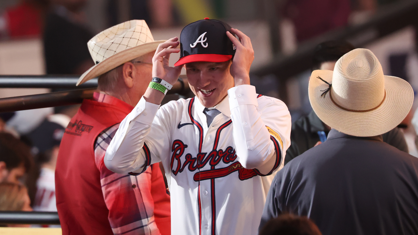 Braves top prospect ranked #35 on Keith Law’s list of Top 100 prospects ...