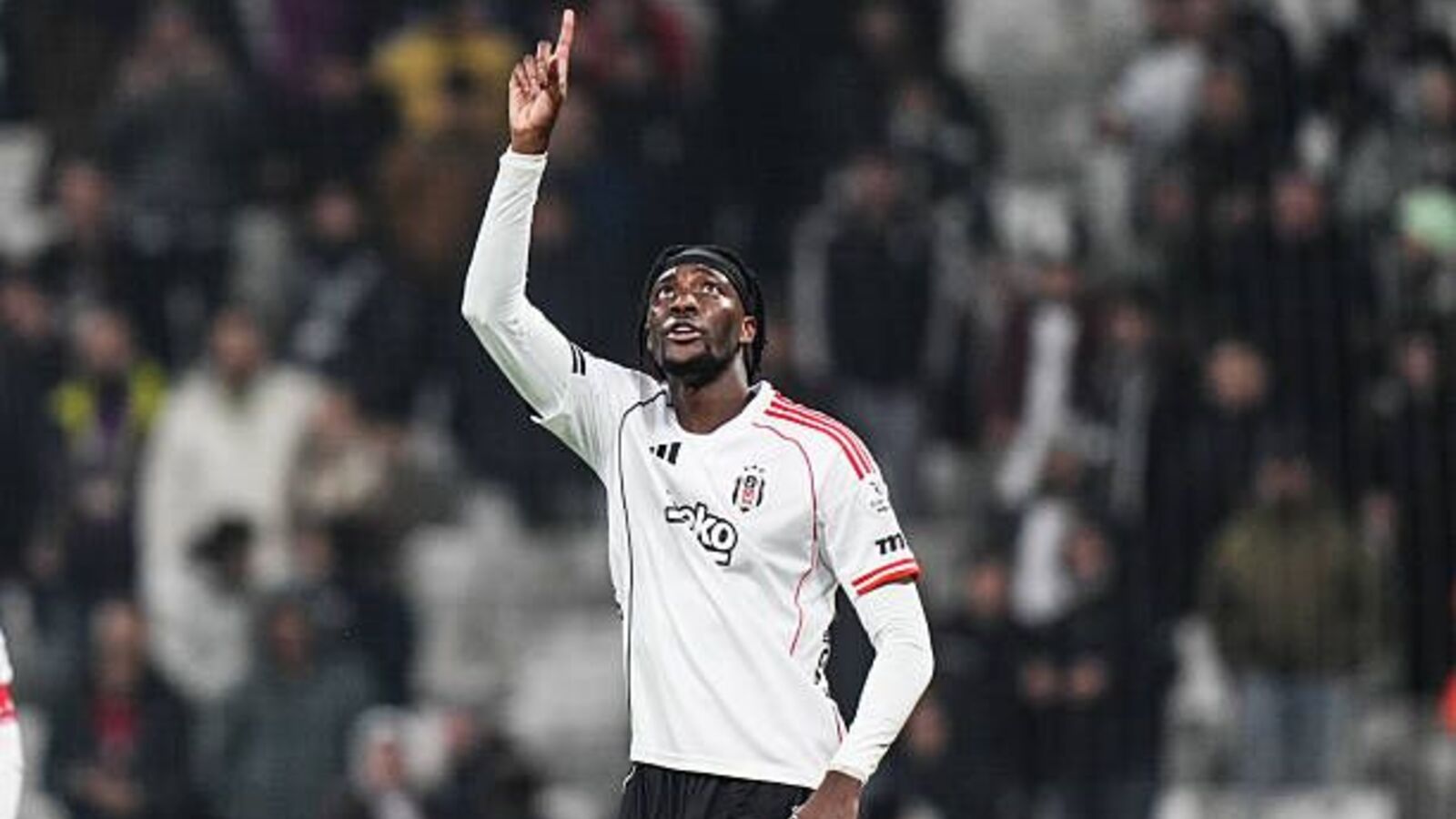 Aston Villa offer 24-year-old in stunning player-plus-cash deal to sign ...