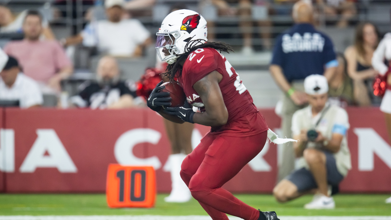 DeeJay Dallas returns 1st touchdown of dynamic kickoff era | Yardbarker