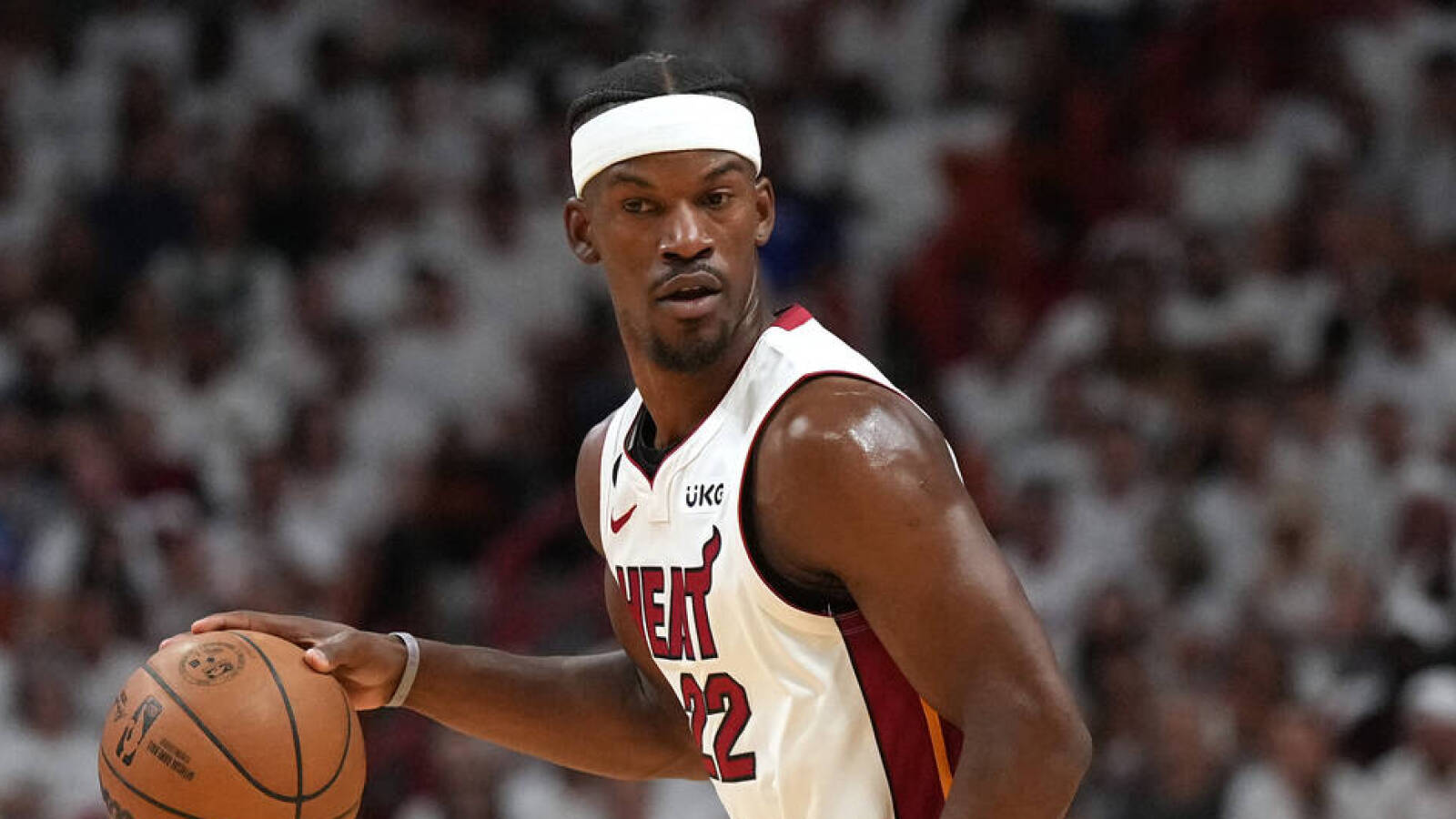 Watch: Jimmy Butler calls a timeout for the Celtics | Yardbarker