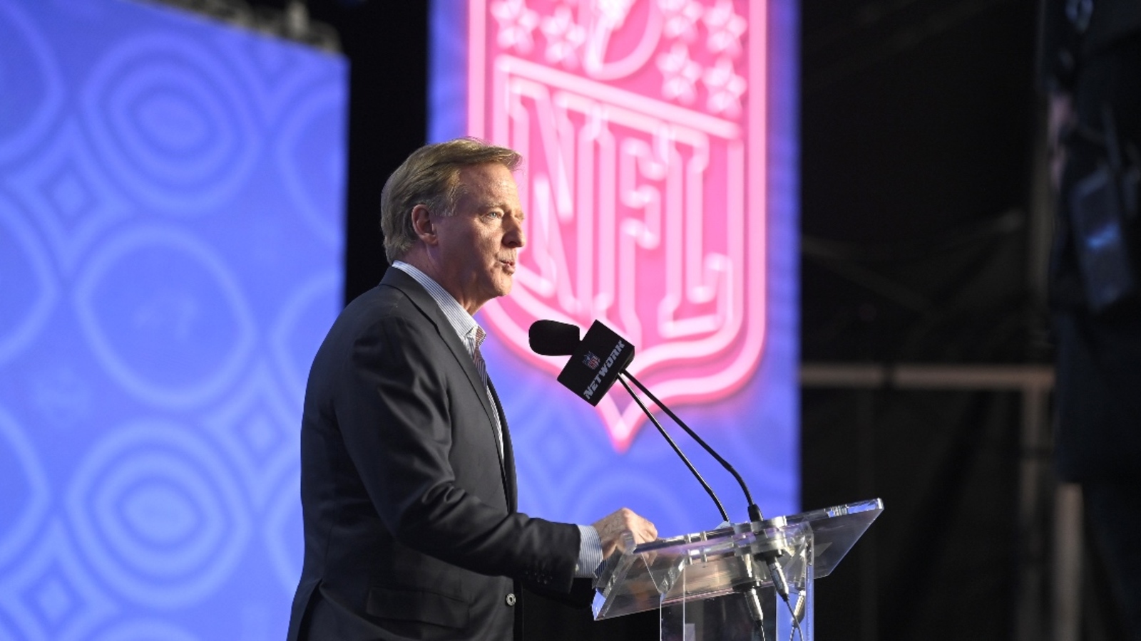 2027 NFL Draft: CBS Sports releases latest mock, puts surprise QB in ...
