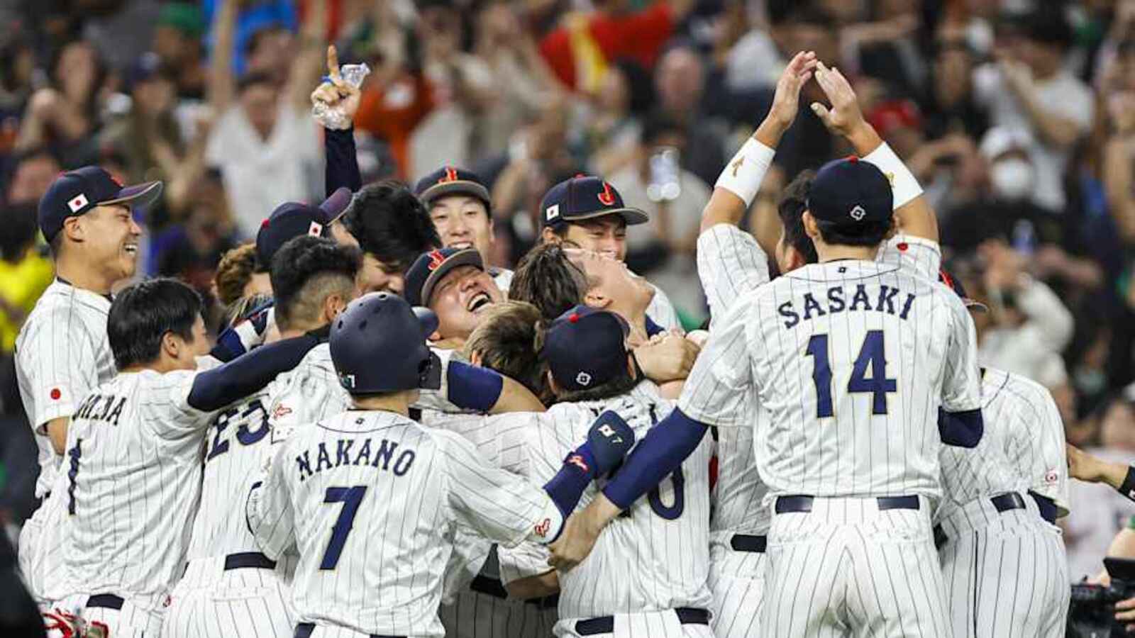 Top Baseball Star in Japan Breaks Internet By Posting Photo in Dodgers ...