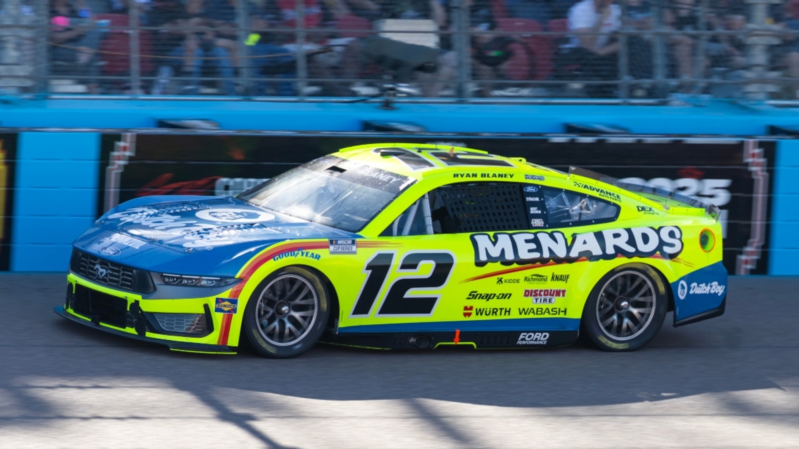 Ford unveils new Mustang Dark Horse SC, reveals date for launch in ...