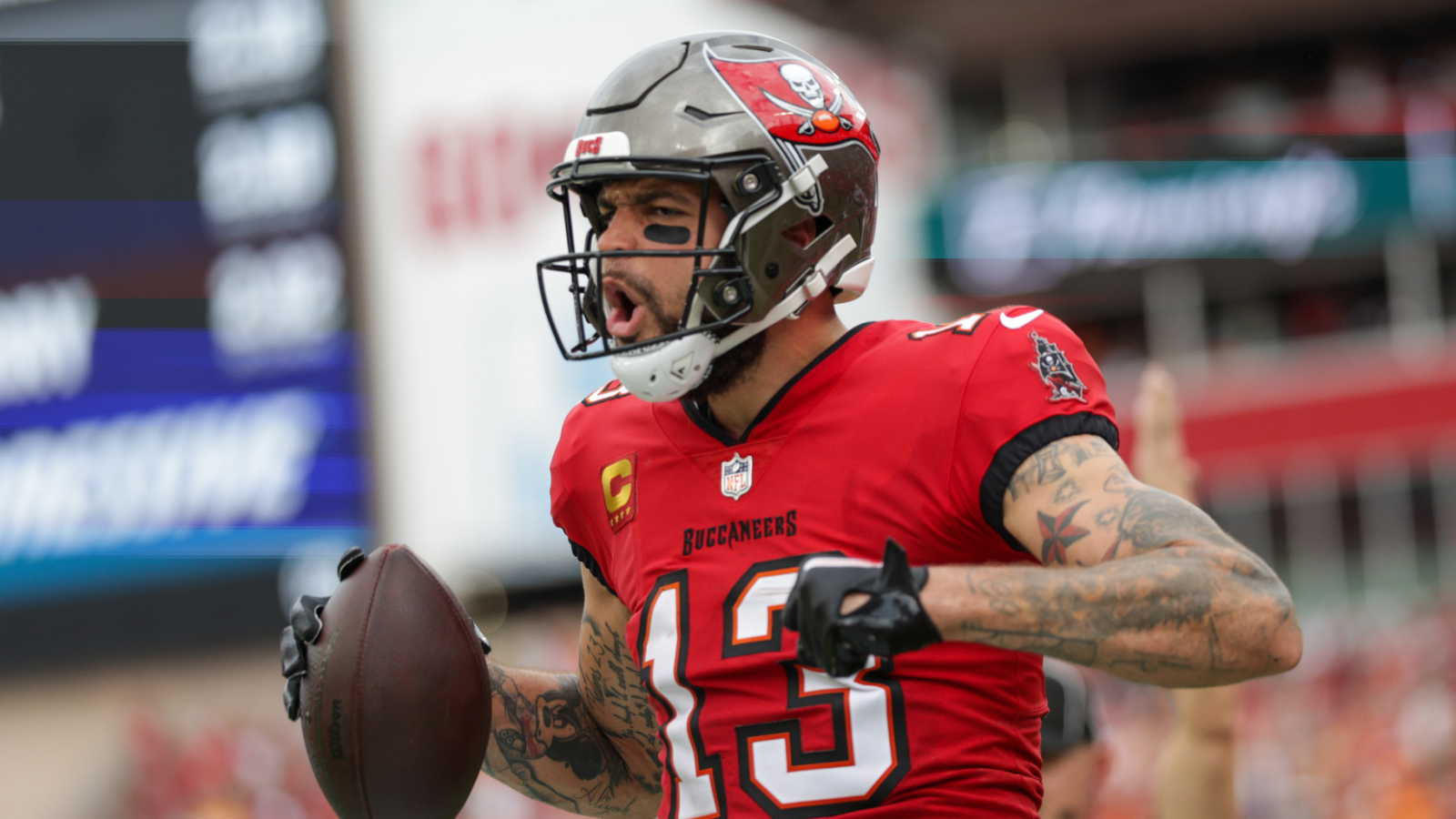 Watch: Buccaneers let WR Mike Evans tie Hall of Famer's record | Yardbarker