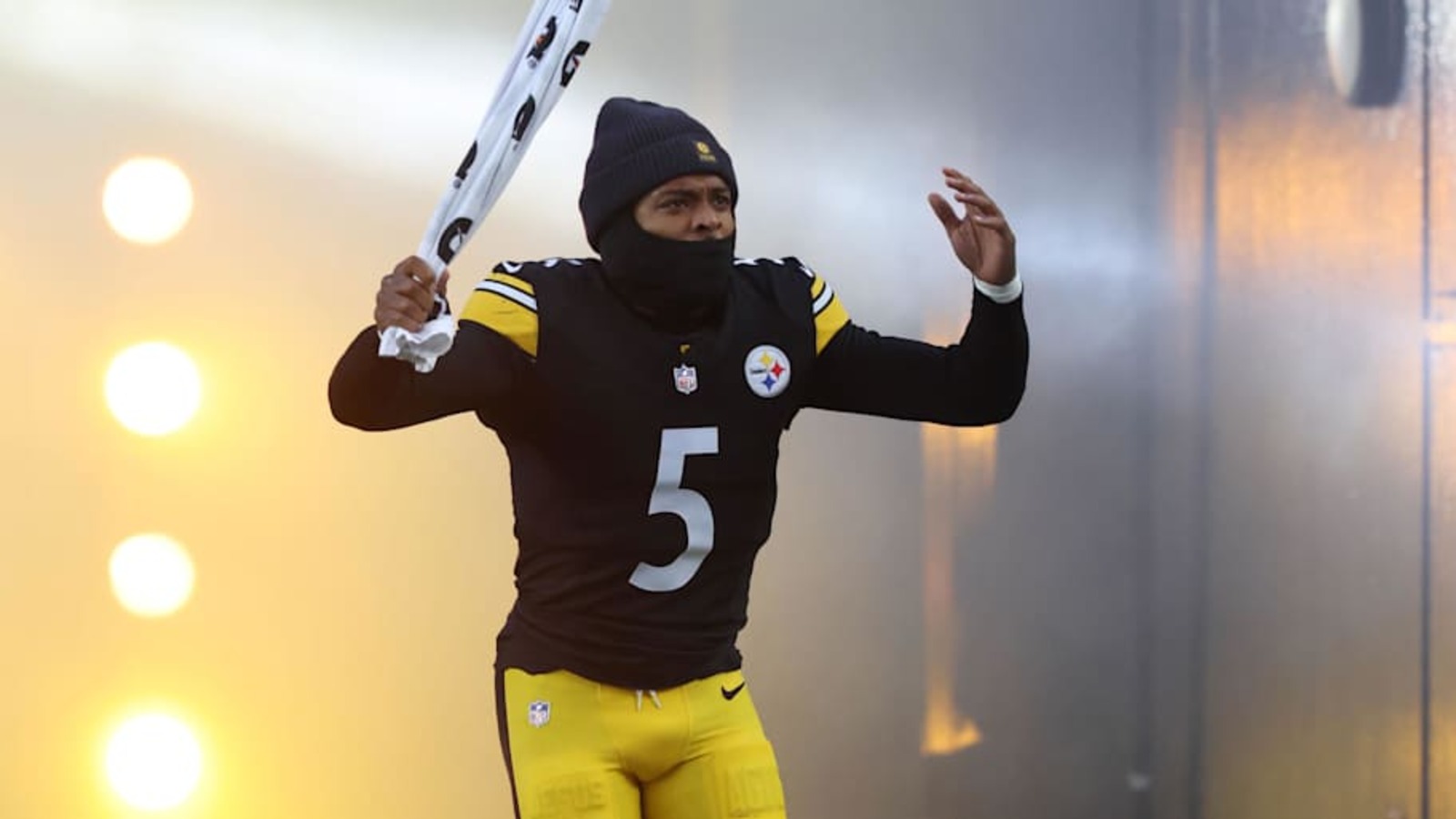 Steelers Could Lose Star Defender to Illness vs. Browns | Yardbarker