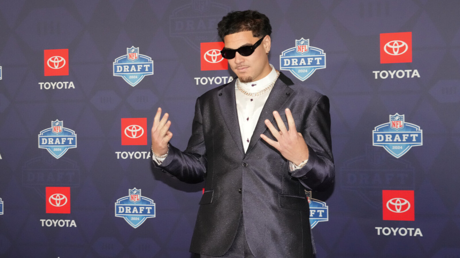 A NFL team in the top 10 almost drafted Laiatu Latu before the Colts ...