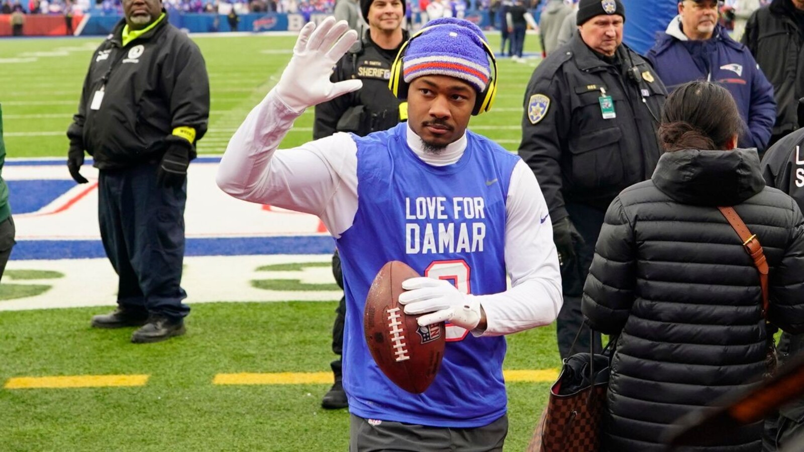 Tom Brady Gives a 'Shoutout' to Stefon Diggs as Patriots Remain ...