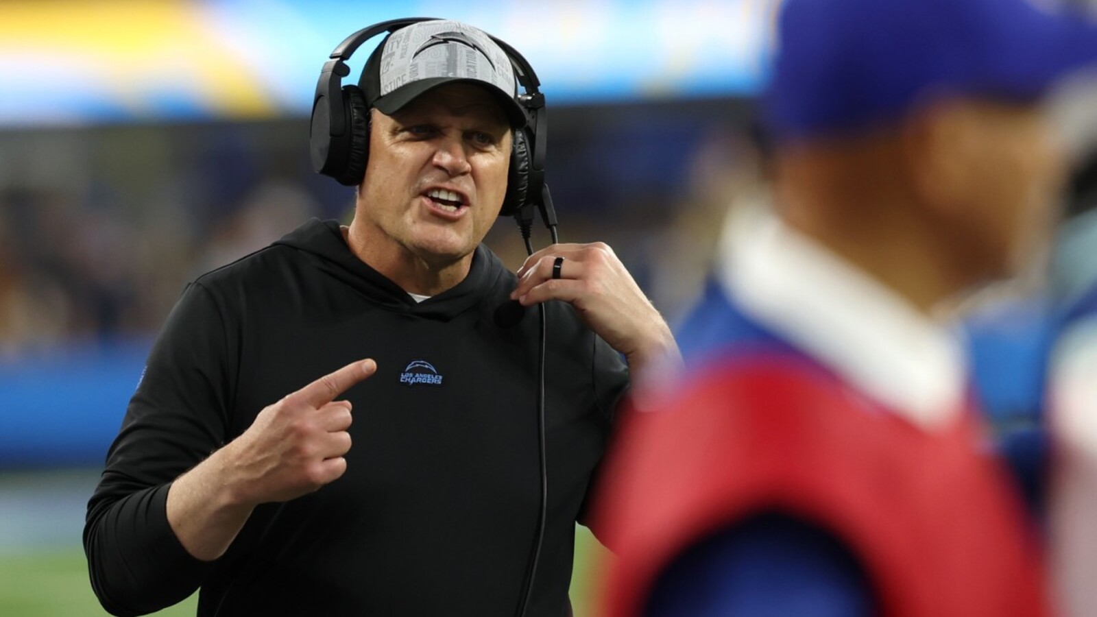 Giff Smith Explains How LA Stays Dialed-In For Season Finale, Even With ...