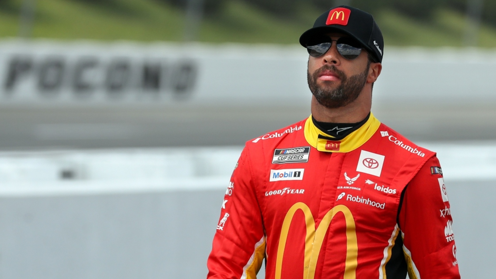 Bubba Wallace fumes at Daniel Suárez, both drivers exchange middle ...
