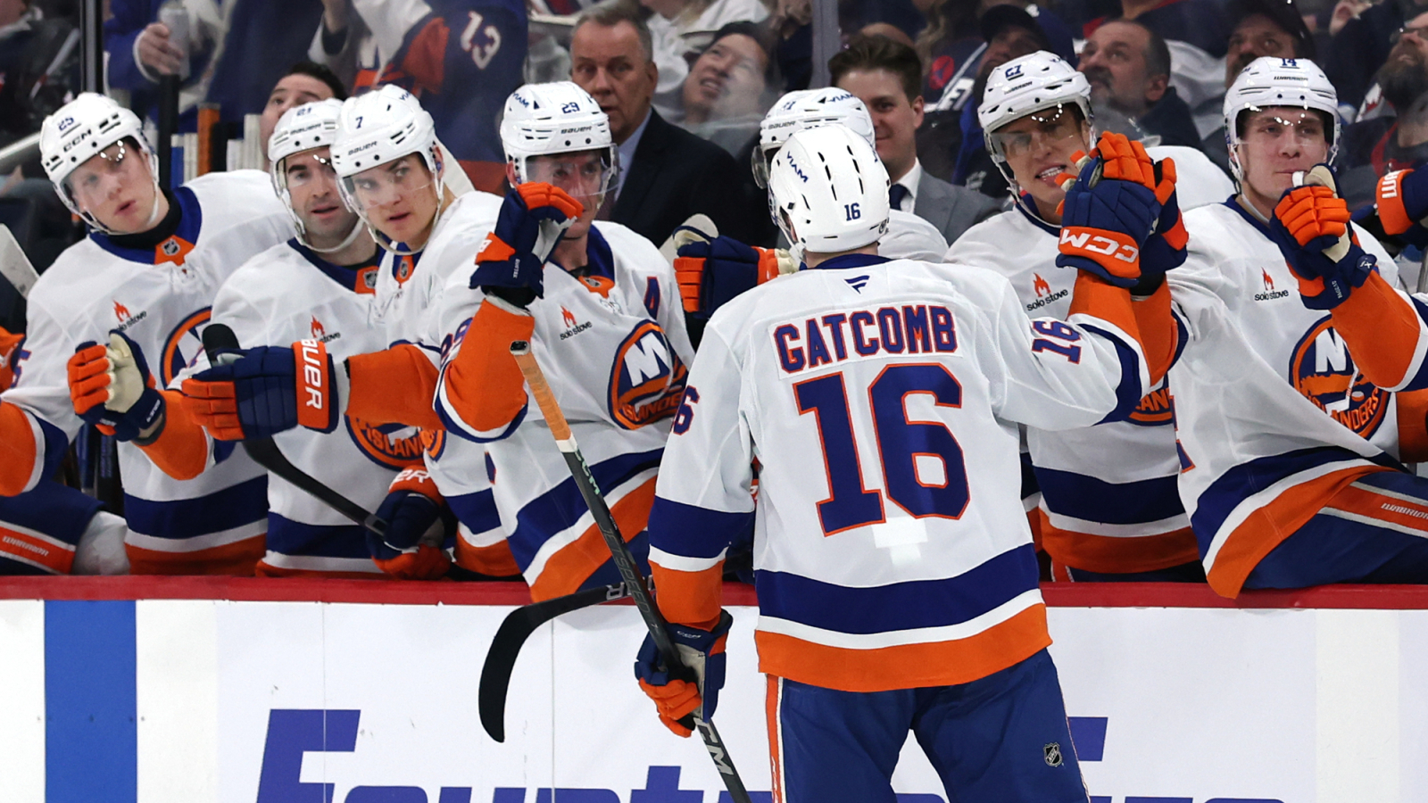 Islanders Fight, But Jets Overpower and Beat New York 4-3 | Yardbarker