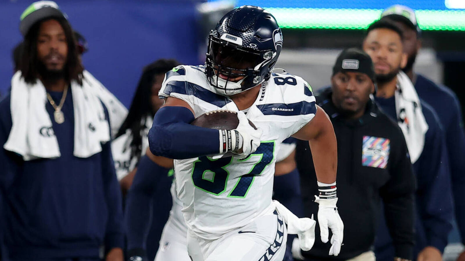Seahawks to re-sign TE Noah Fant | Yardbarker