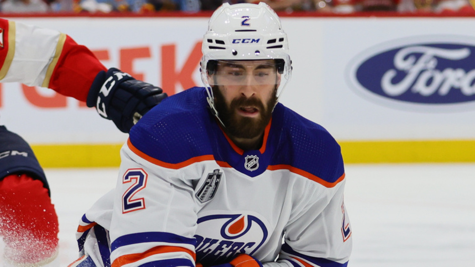 Oilers’ Evan Bouchard breaks record for assists by a defenseman in single postseason | Yardbarker