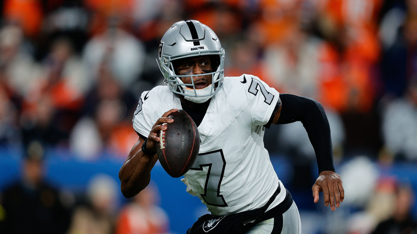 Raiders QB Geno Smith suffers quad contusion | Yardbarker