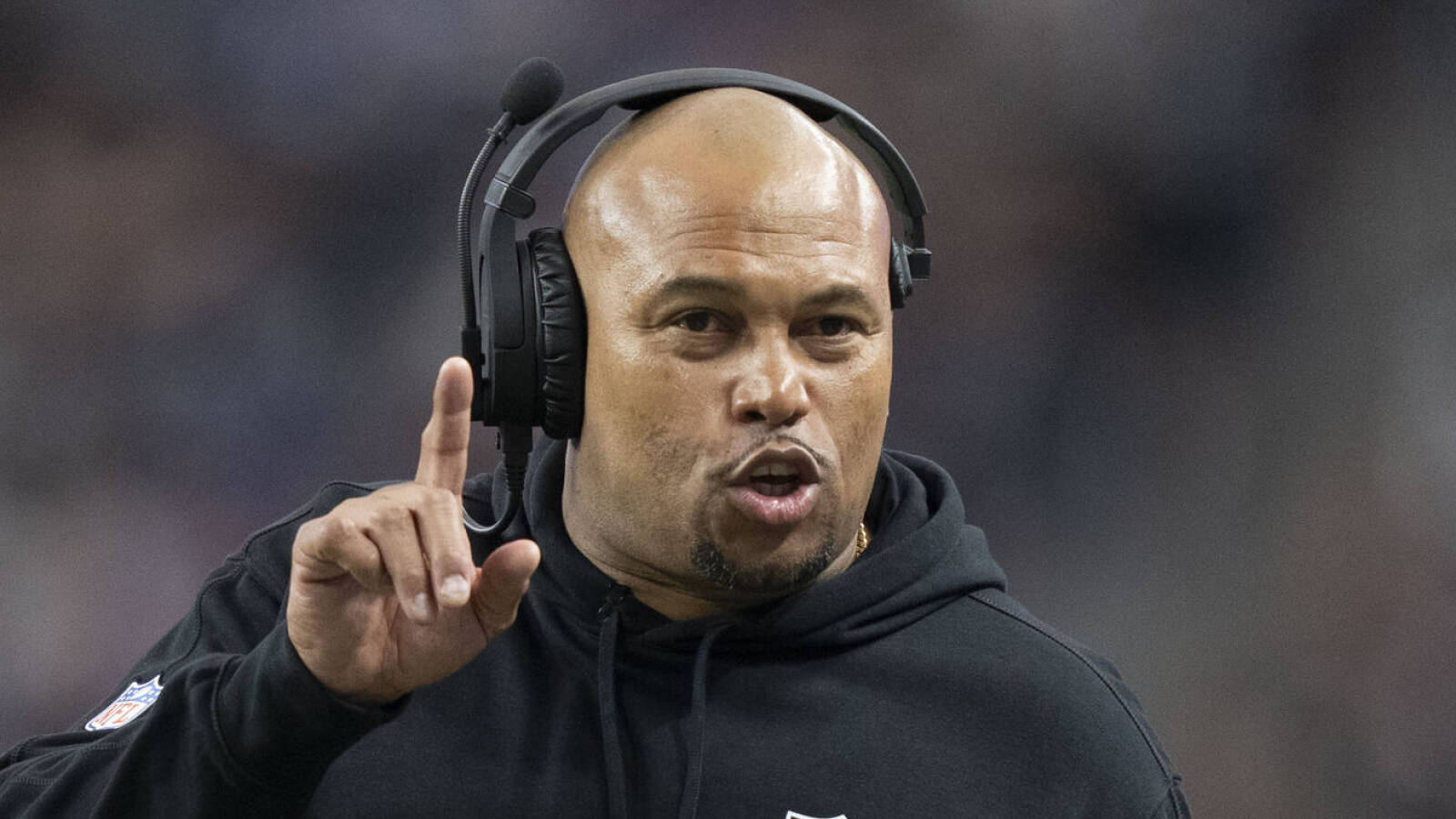 Raiders HC Antonio Pierce expands on team's QB plans | Yardbarker