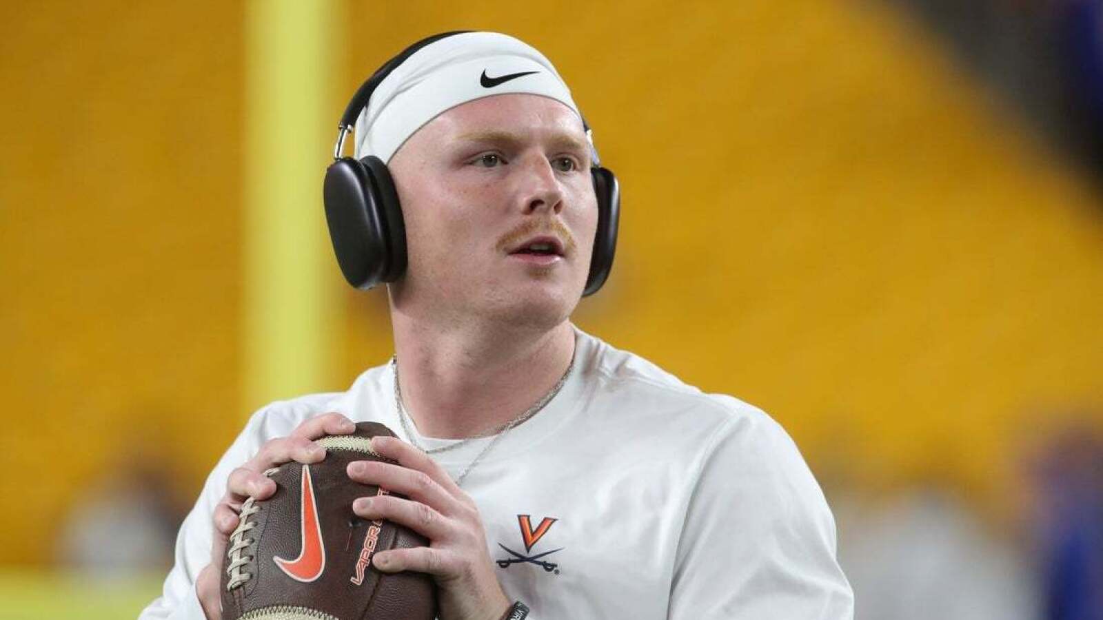 Former Oklahoma QB commit signs with Big Ten program | Yardbarker