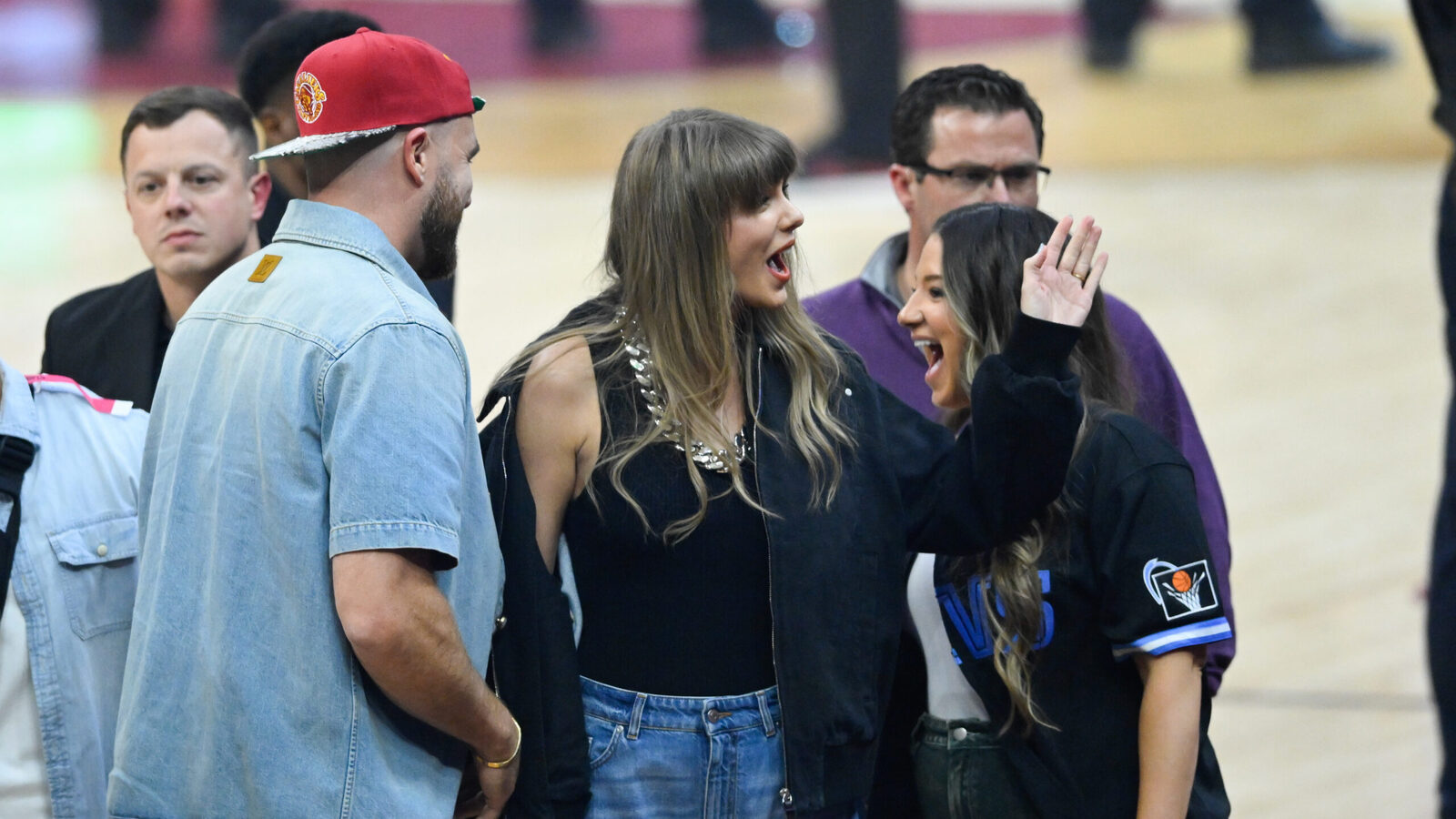 Chiefs’ Kelce And Swift Said To Lock Wedding Guests Behind NDAs ...