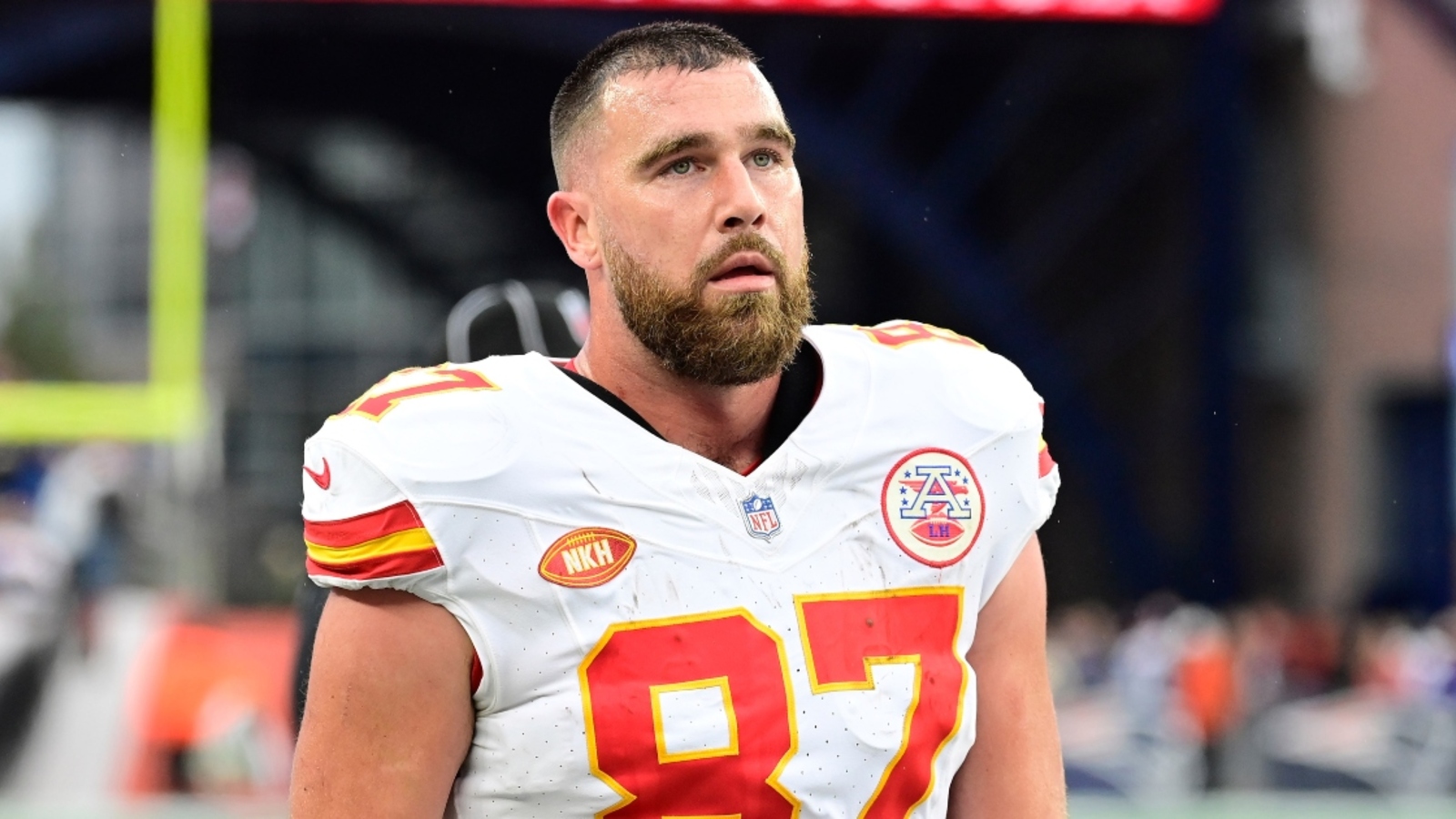 Chiefs star Travis Kelce arrives to Super Bowl LIX in gaudy 70’s style ...
