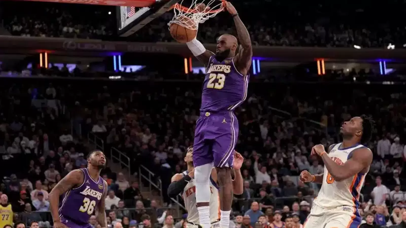 Lakers Clamp Down in the Fourth to Steal Gritty 100-92 Win in Houston ...