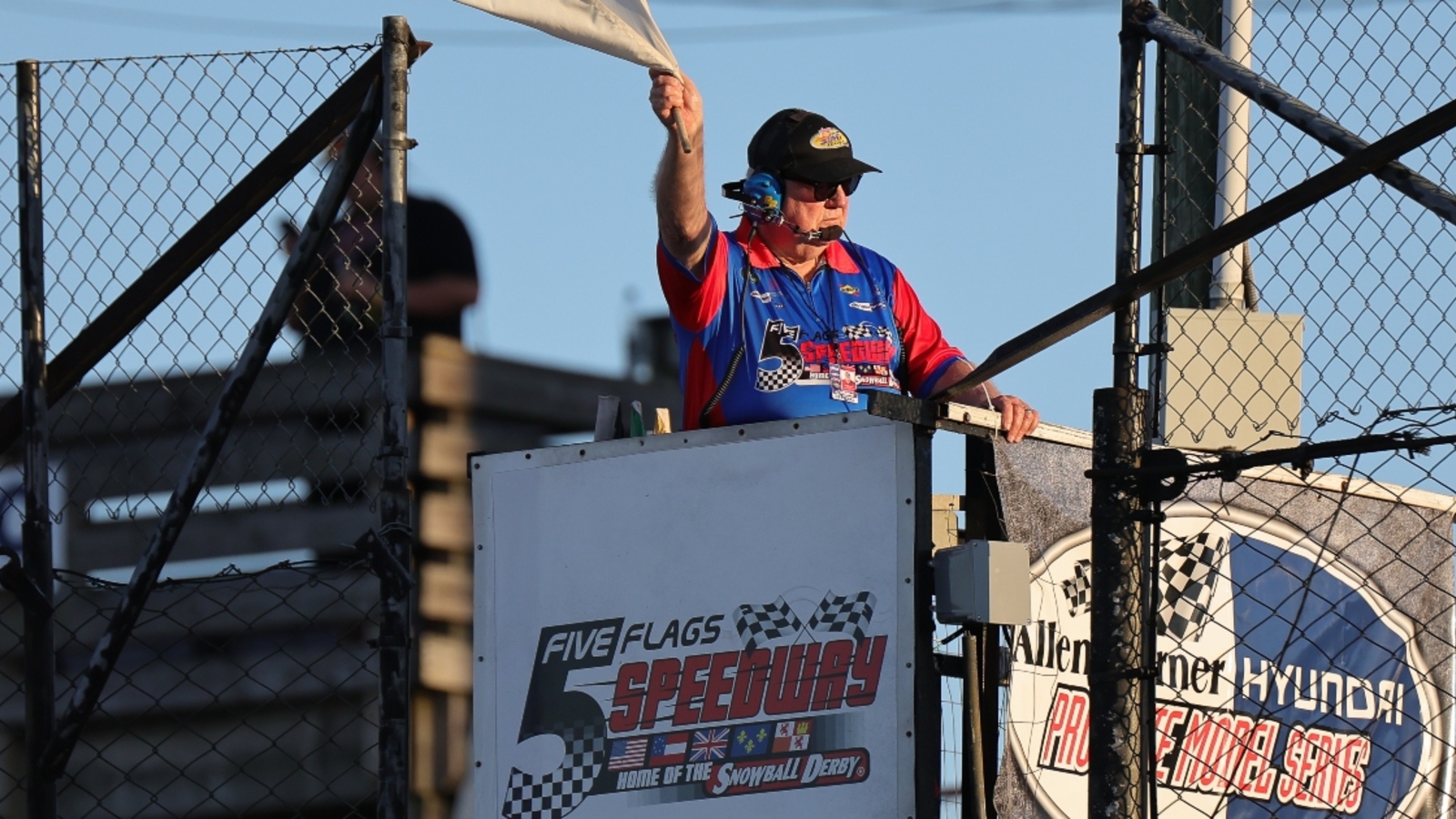 Driver nearly runs over track official during Pro Truck race at Five ...