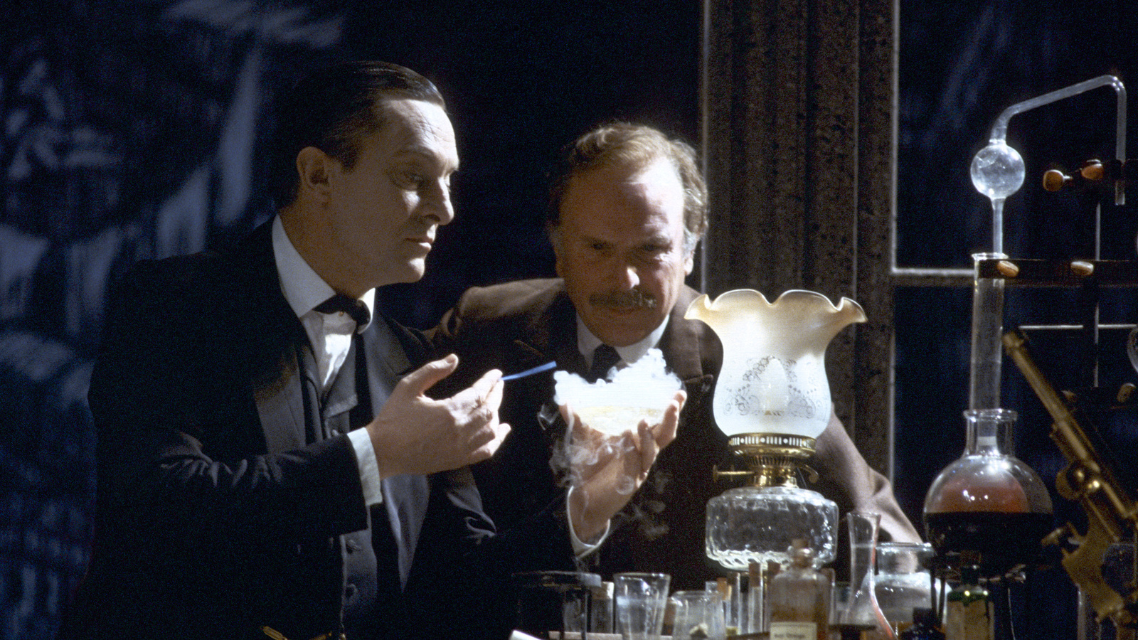 The 24 most iconic detectives in fiction | Yardbarker