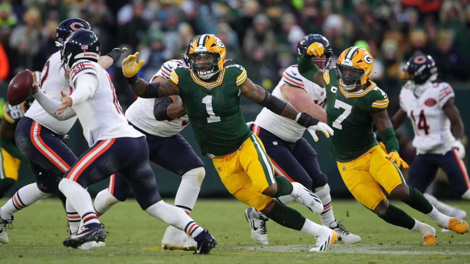 Packers DE Micah Parsons Won’t Get the Holding Calls He Deserves ...