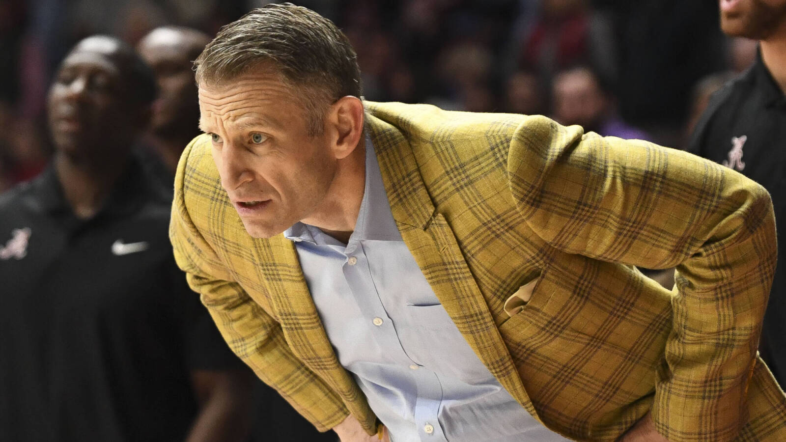 Watch: Alabama forward throws questionable elbow vs. Florida | Yardbarker
