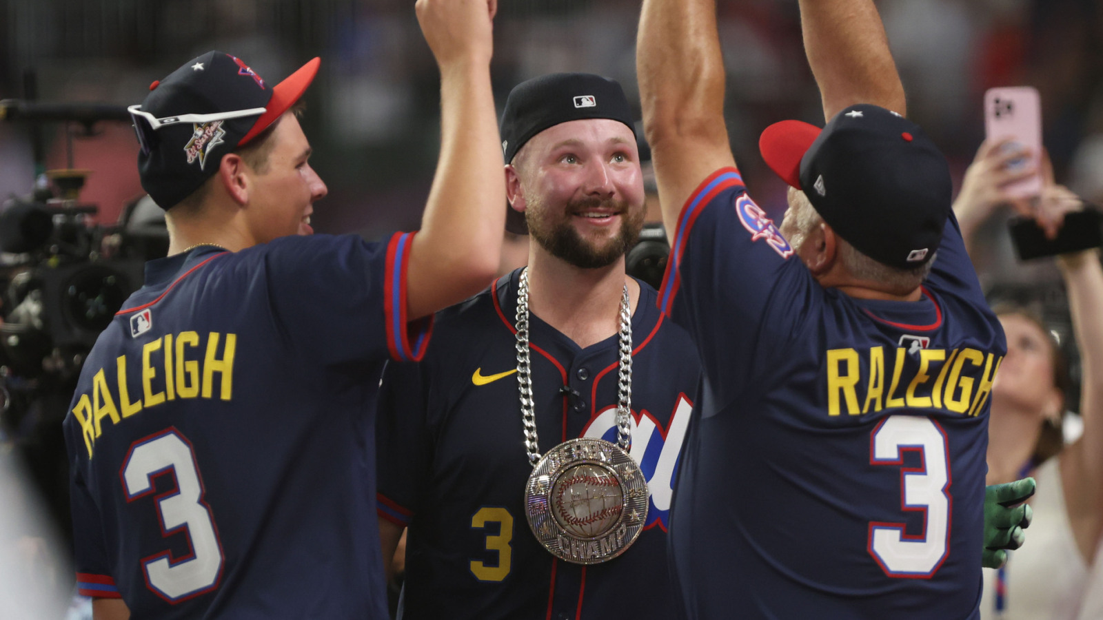 Mariners' Cal Raleigh shows off power in MLB HR Derby win | Yardbarker