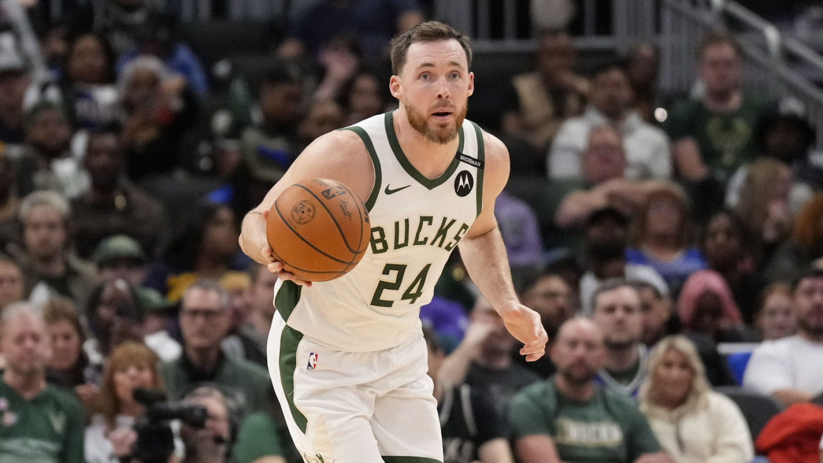 Bucks’ Pat Connaughton exercises $9.4 million player option | Yardbarker