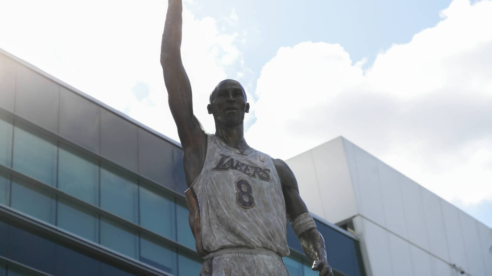 Kobe Bryant's Statue Looks to Have Multiple Misspelled Words | Yardbarker