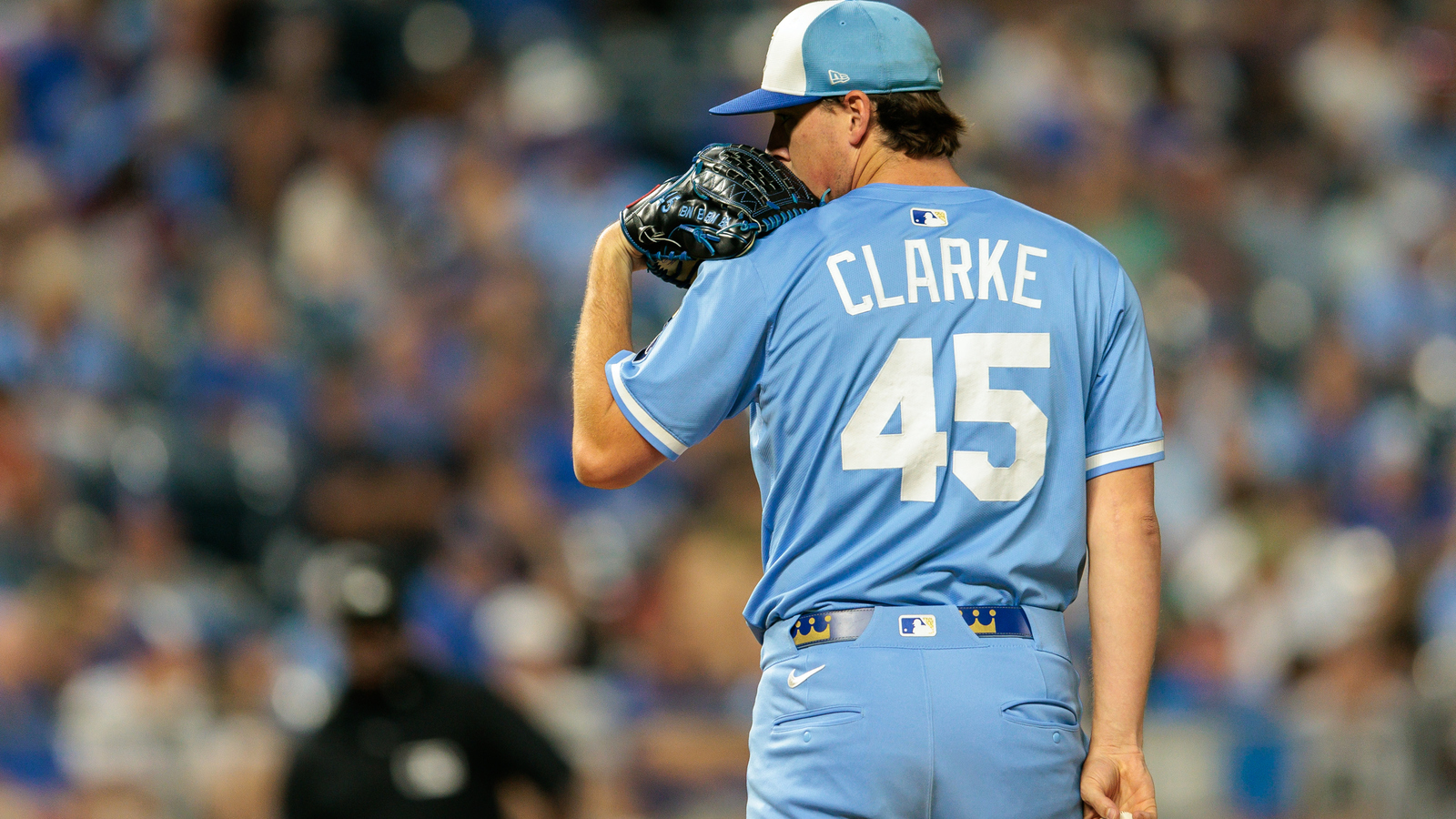 Familiar face returns as Diamondbacks sign RHP Taylor Clarke | Yardbarker