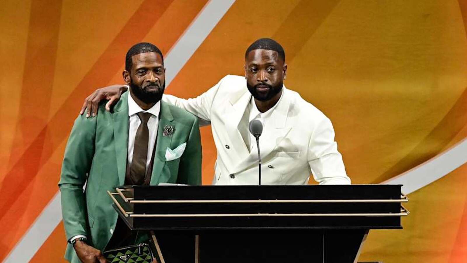 Could WNBA star beat NBA players 1 on 1? Dwyane Wade thinks so | Yardbarker