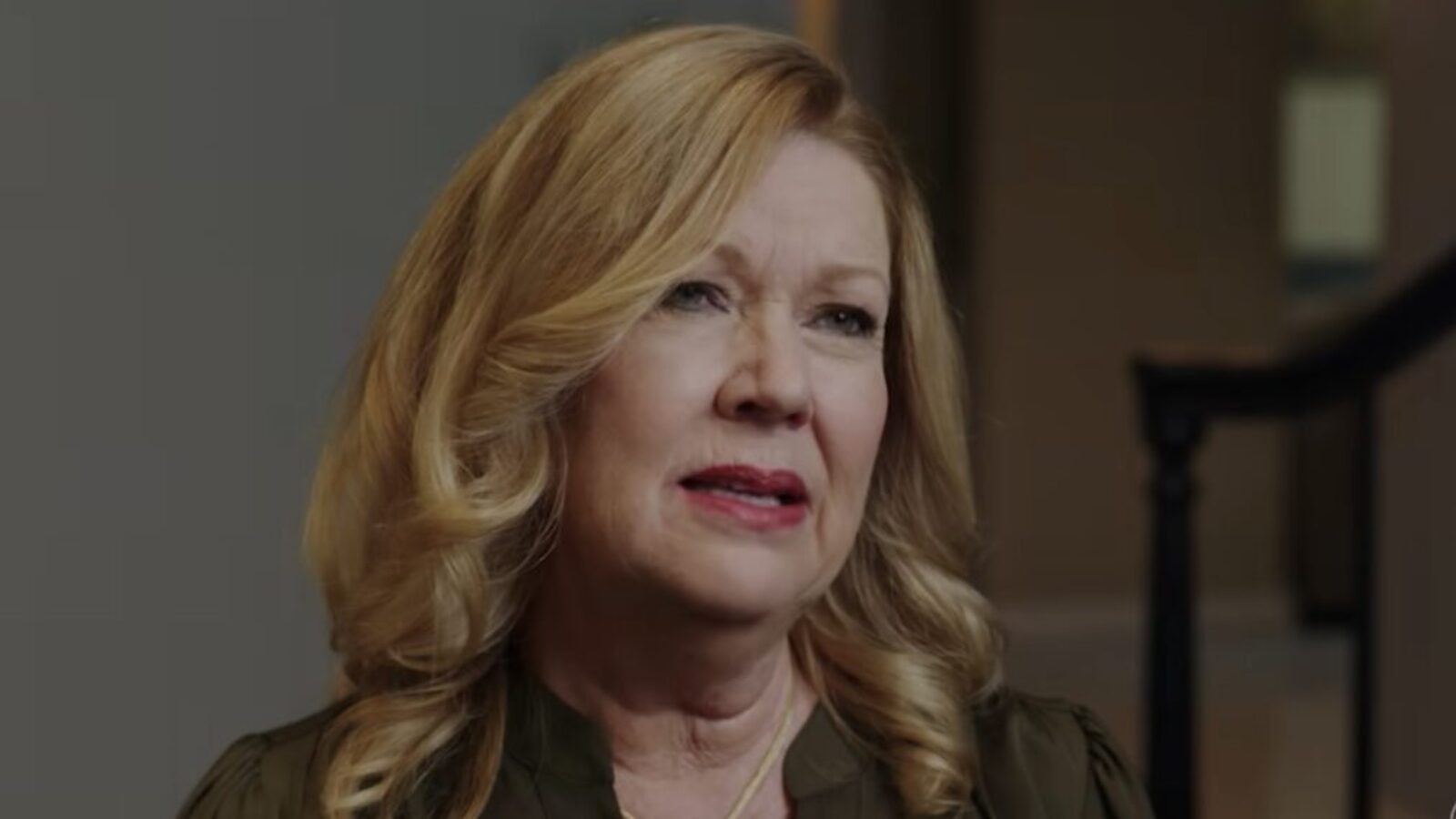 Who Is ‘Scamanda’ Star Lisa Berry? Amanda Riley Whistleblower Is ...