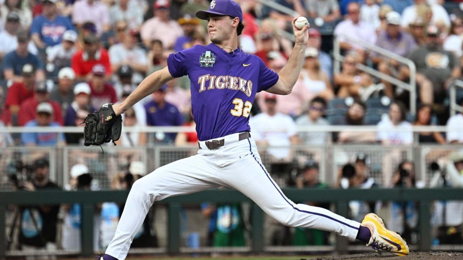 MCWS: Kade Anderson's seven-inning gem lifts LSU over Arkansas | Yardbarker