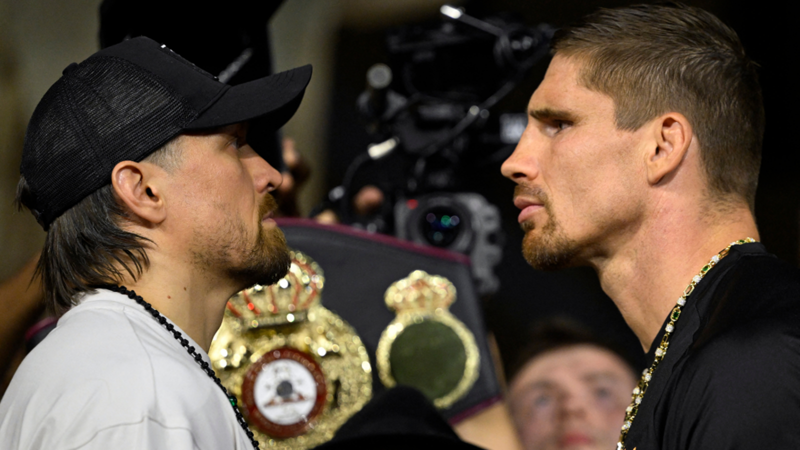 Oleksandr Usyk vs. Rico Verhoeven: When It Starts and Ring Walk Times ...