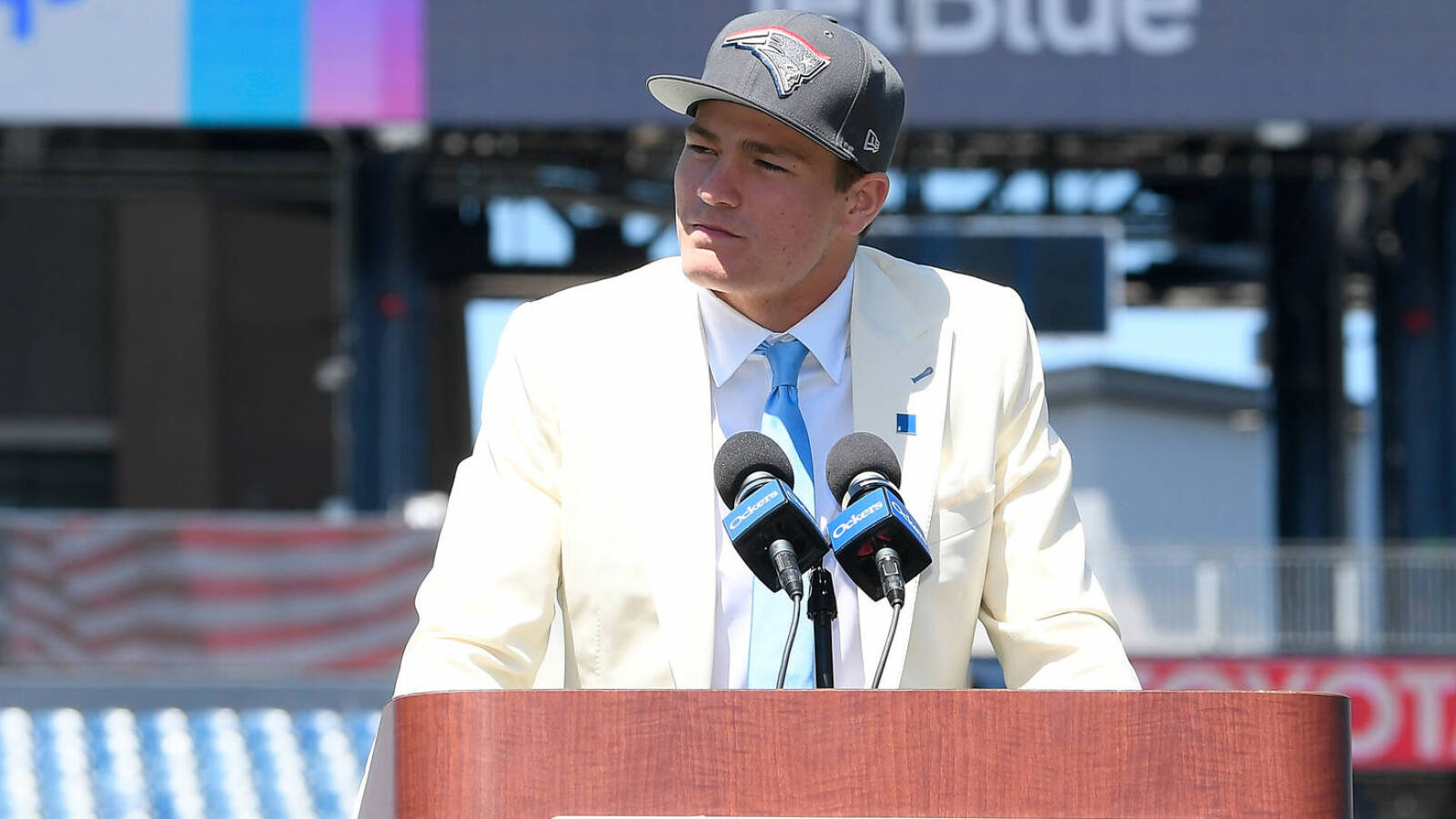 Longtime coach compares Patriots' Drake Maye to two legends | Yardbarker