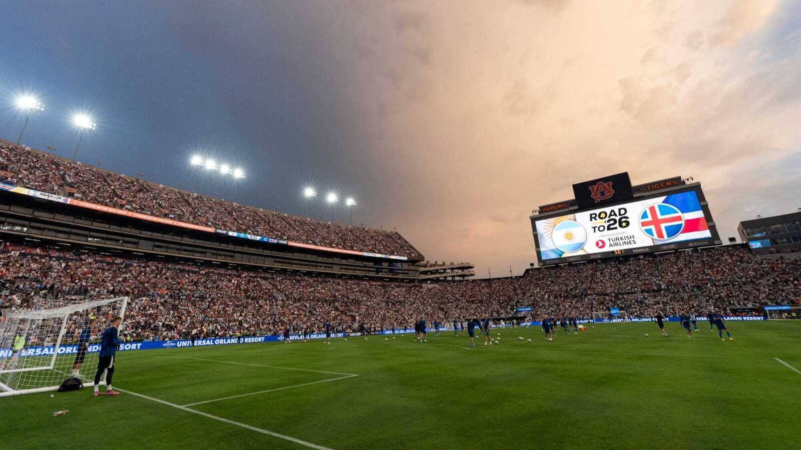 European Mind Can’t Comprehend Auburn’s Stadium | Yardbarker