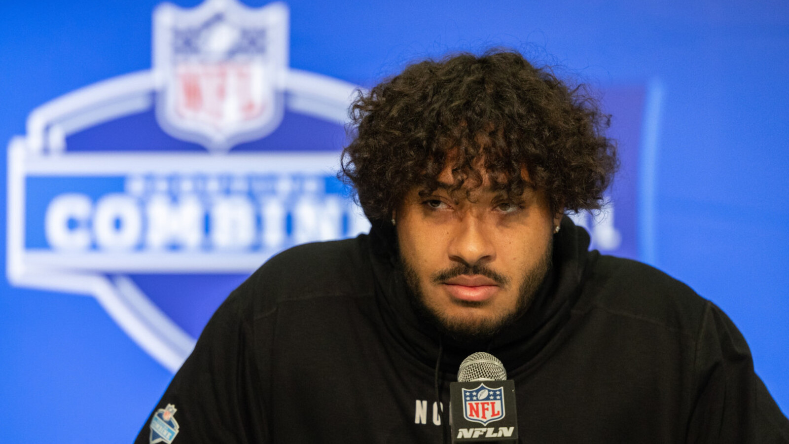 Las Vegas Raiders 2024 Draft Profile: Arizona offensive lineman Jordan ...