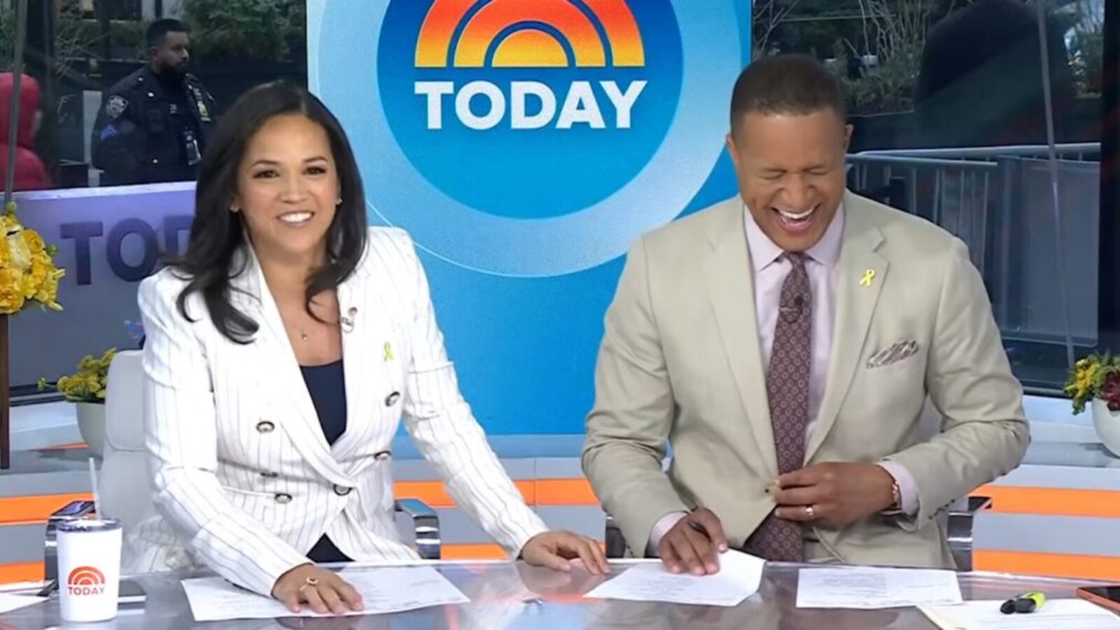 ‘Today’s Craig Melvin Cracks Up Over Laura Jarrett’s Former AOL Screen ...