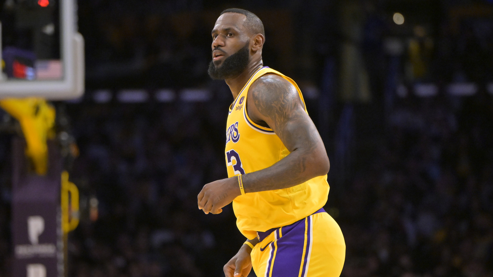 Lakers’ LeBron James Says It’ll Be ‘Pretty Cool’ To Become 1st Player ...