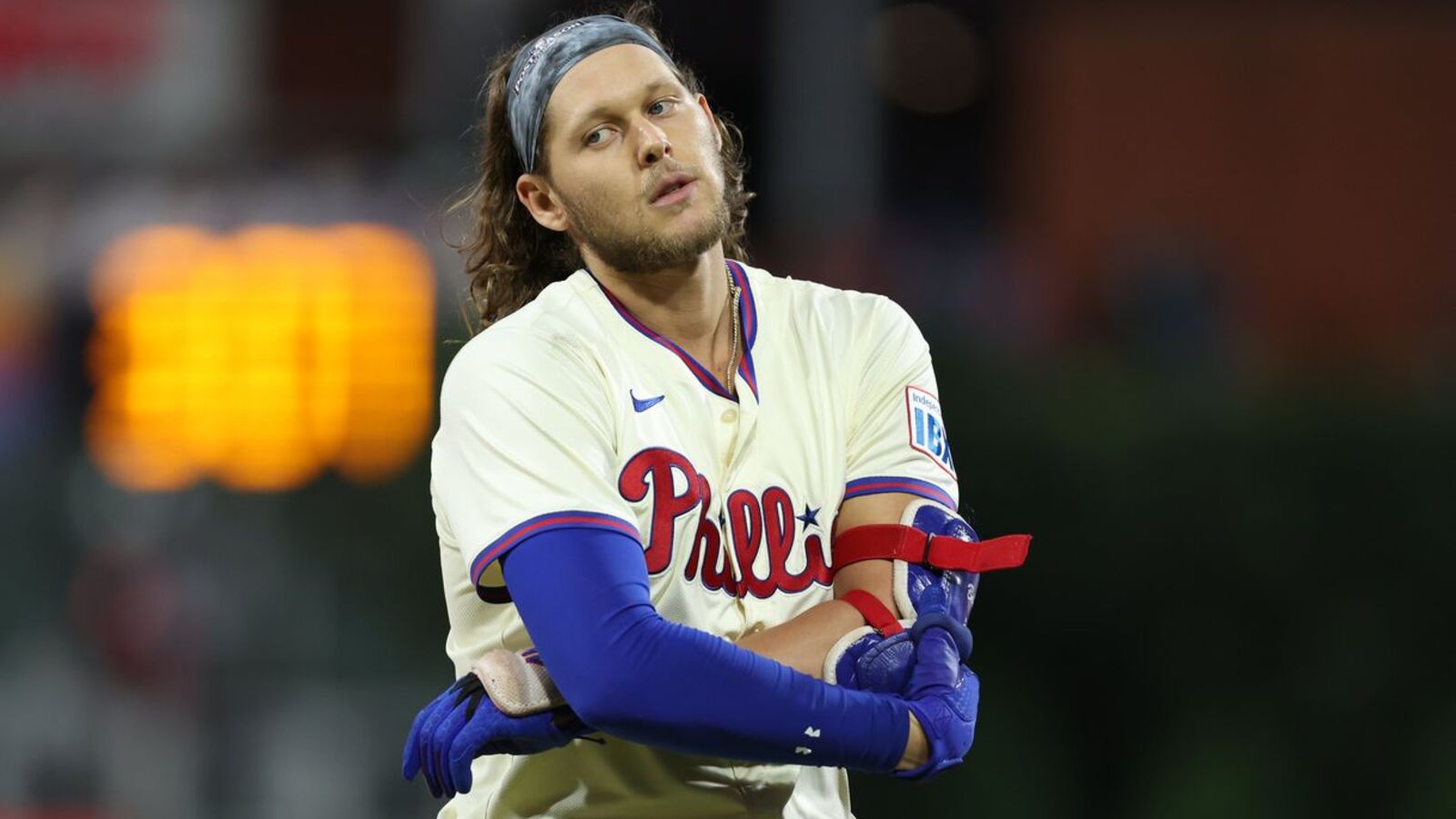 Phillies running it back with polarizing infielder despite trade rumors ...