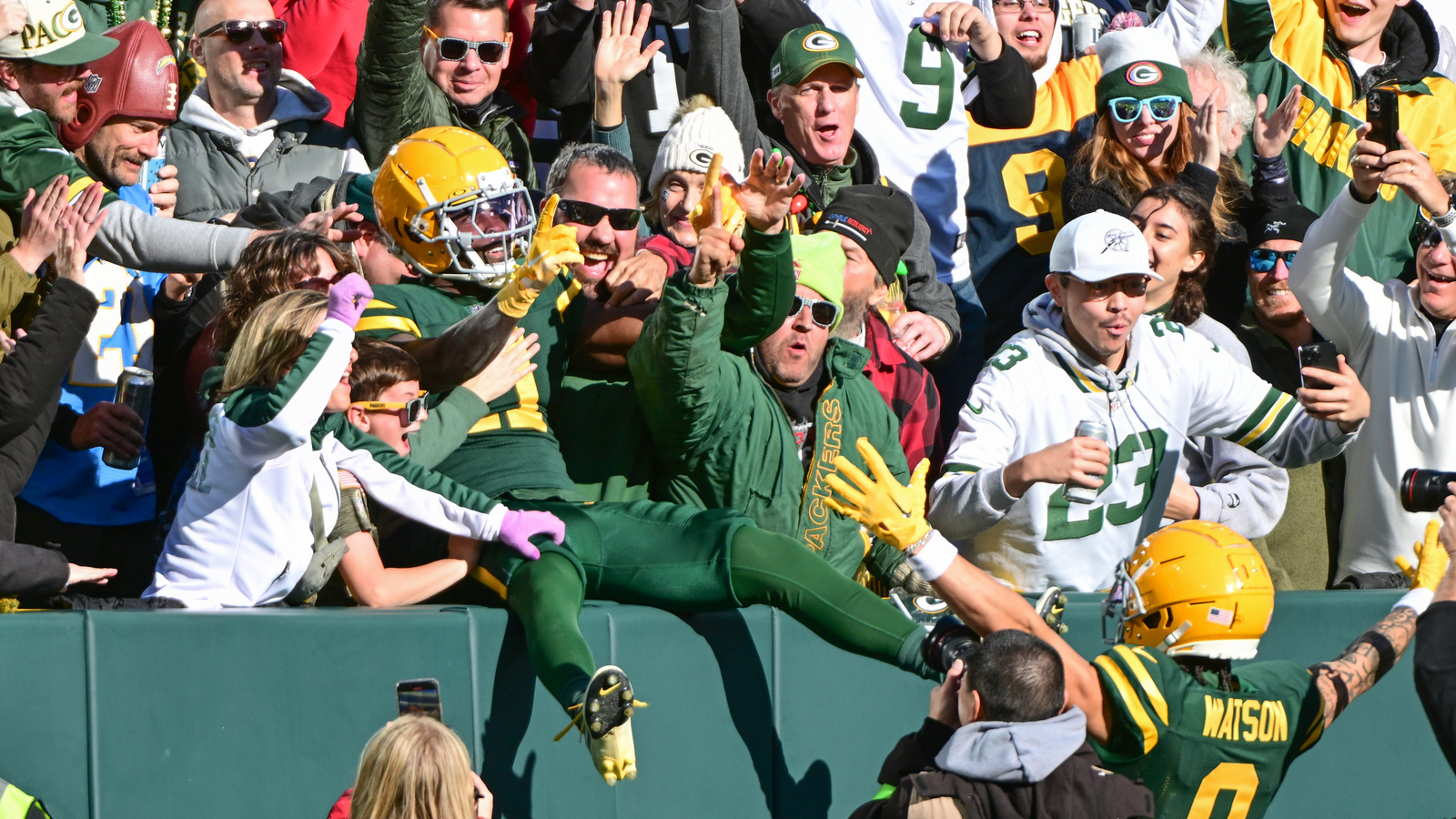 Celebrating Green Bay Packers’ Unique Community Spirit and Legacy in ...