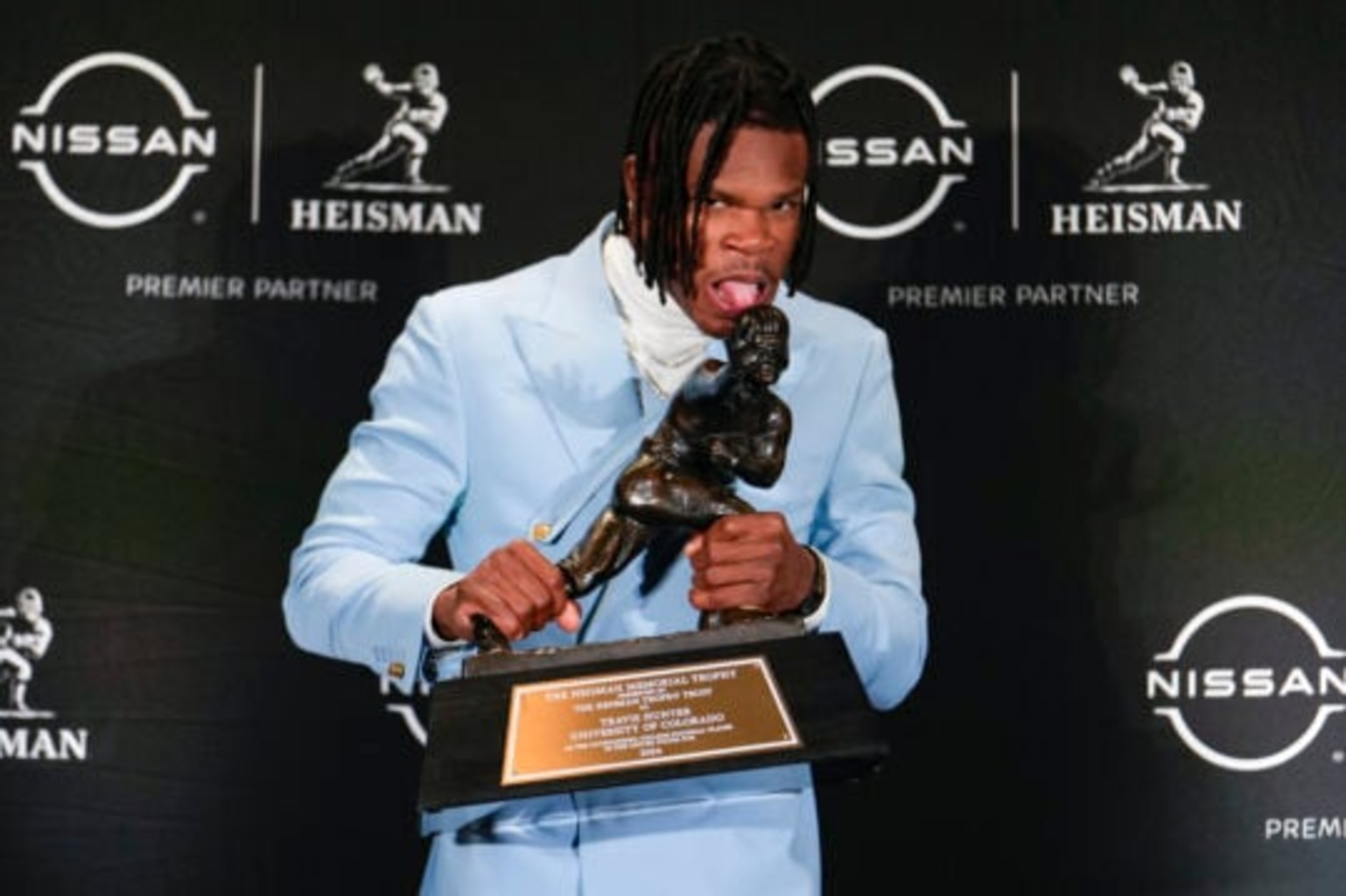 Top NFL Draft analyst urges Titans to pass on quarterback for Heisman ...